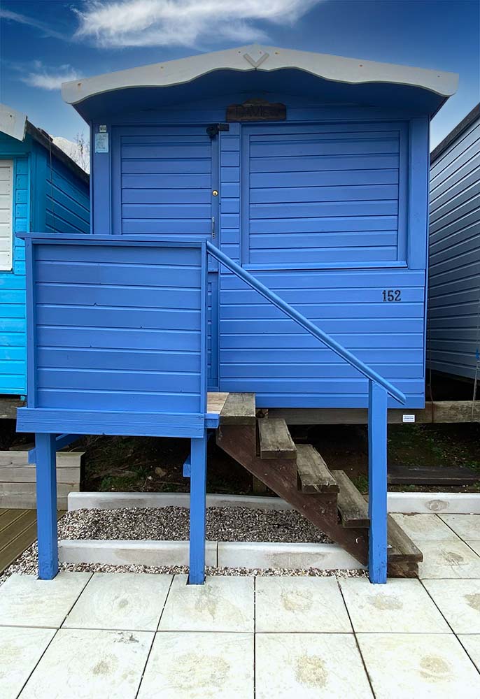 Frinton beach hut – art@gravellybarn